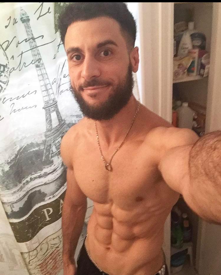 Beardgang | Scrolller