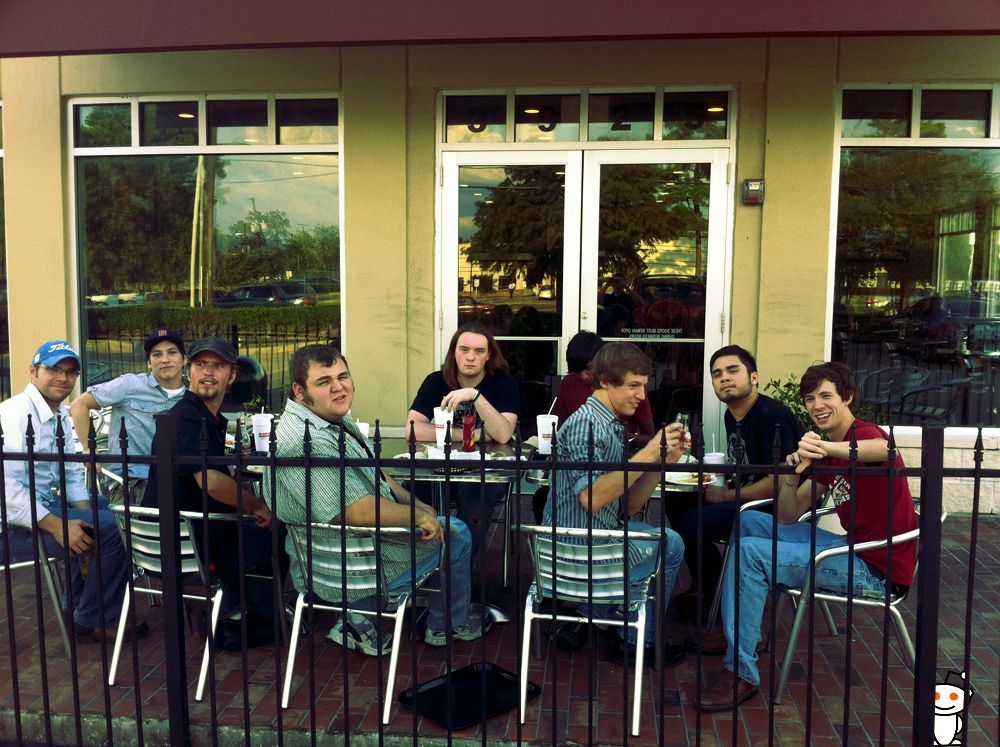 Beaumont meetup awkward group photo! | Scrolller