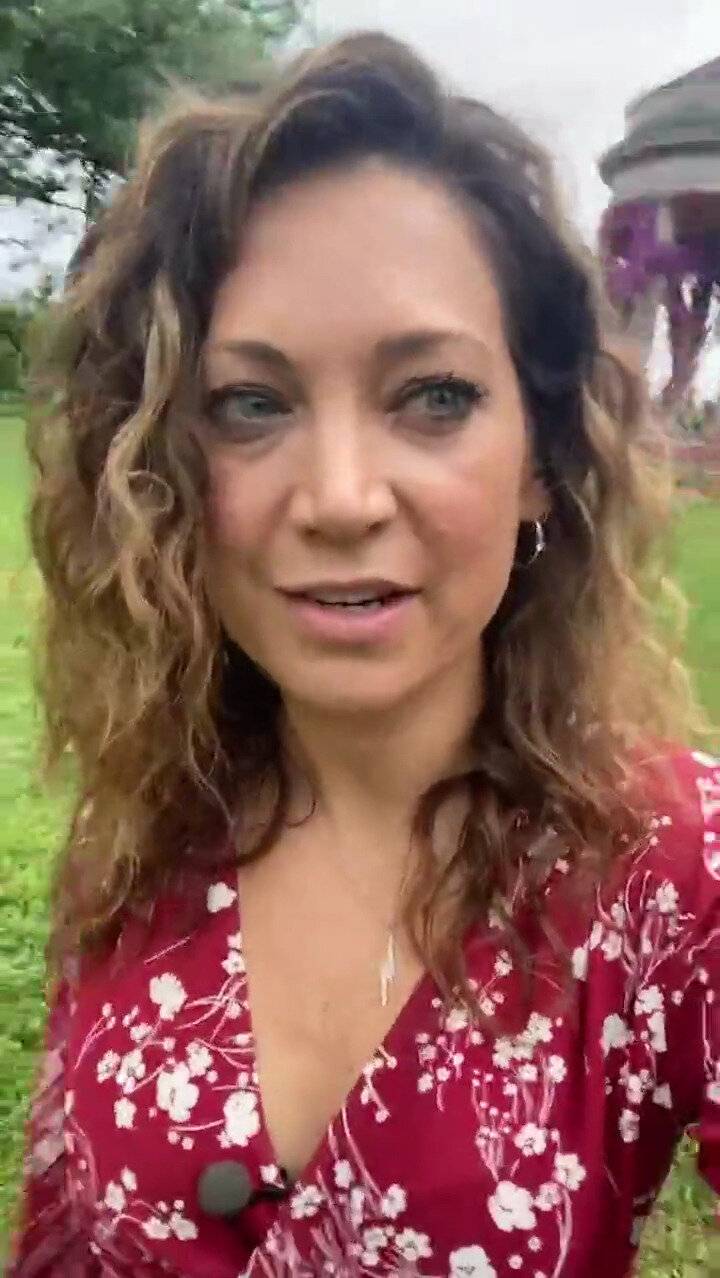 Beautiful...and nice microphone placement..... | Scrolller