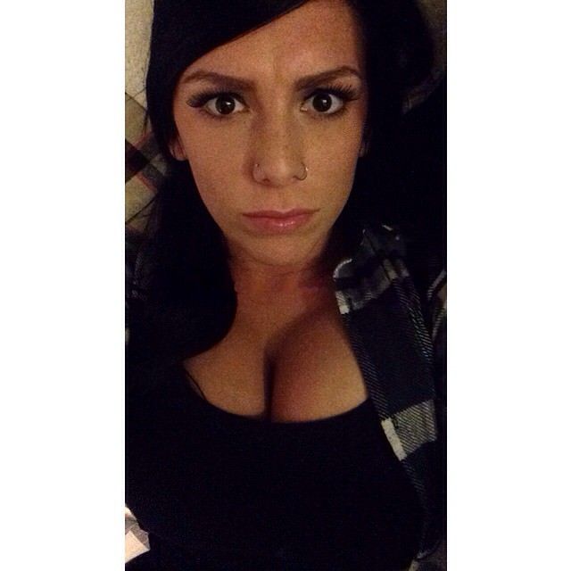 Beautiful cleavage | Scrolller