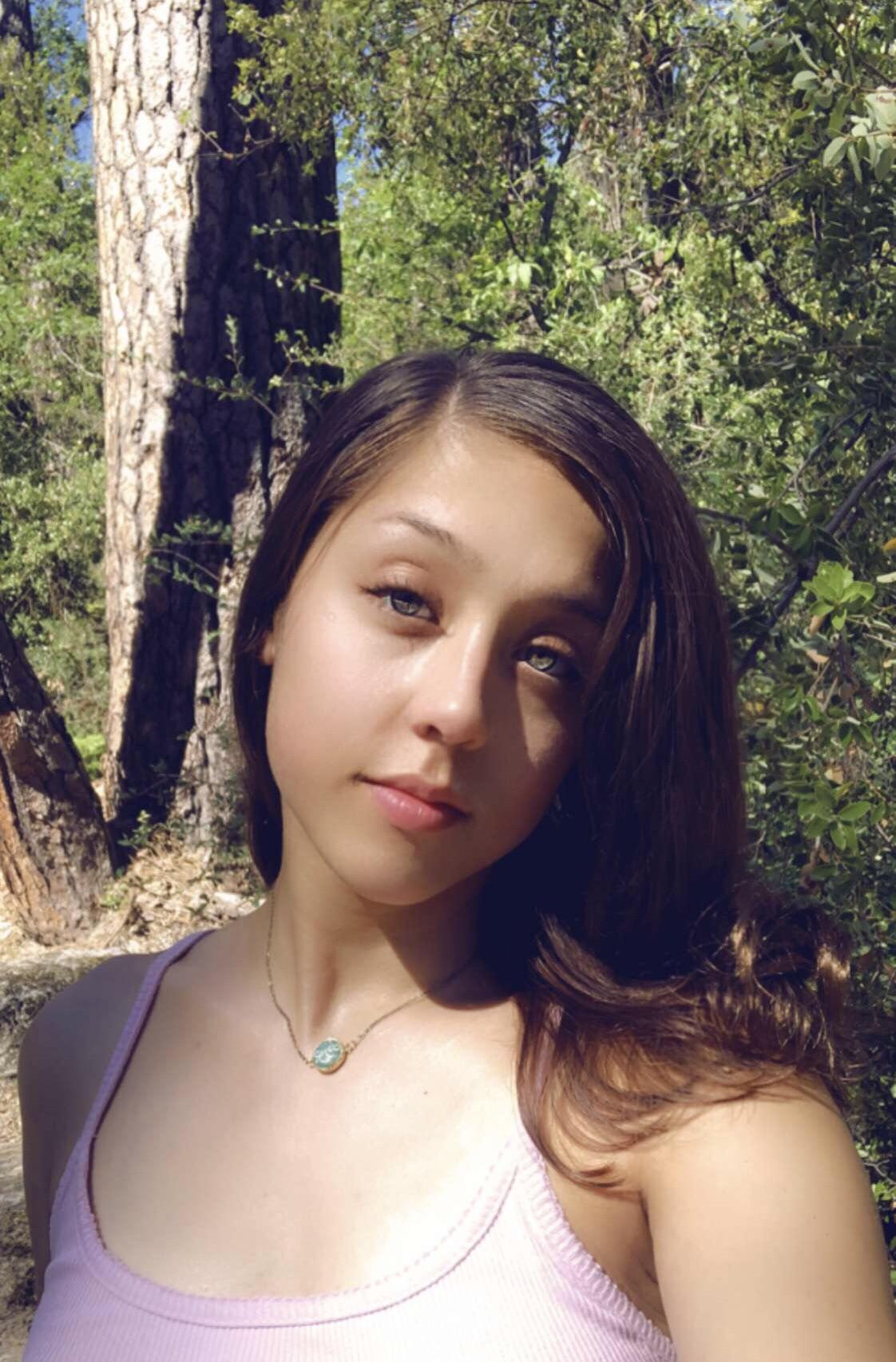 Beautiful day for a hike 🌲 | Scrolller