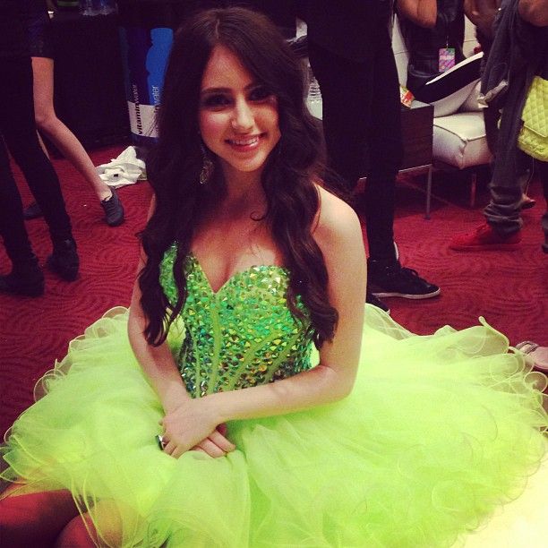 Beautiful dress at the KCA's xpost r/starlets | Scrolller