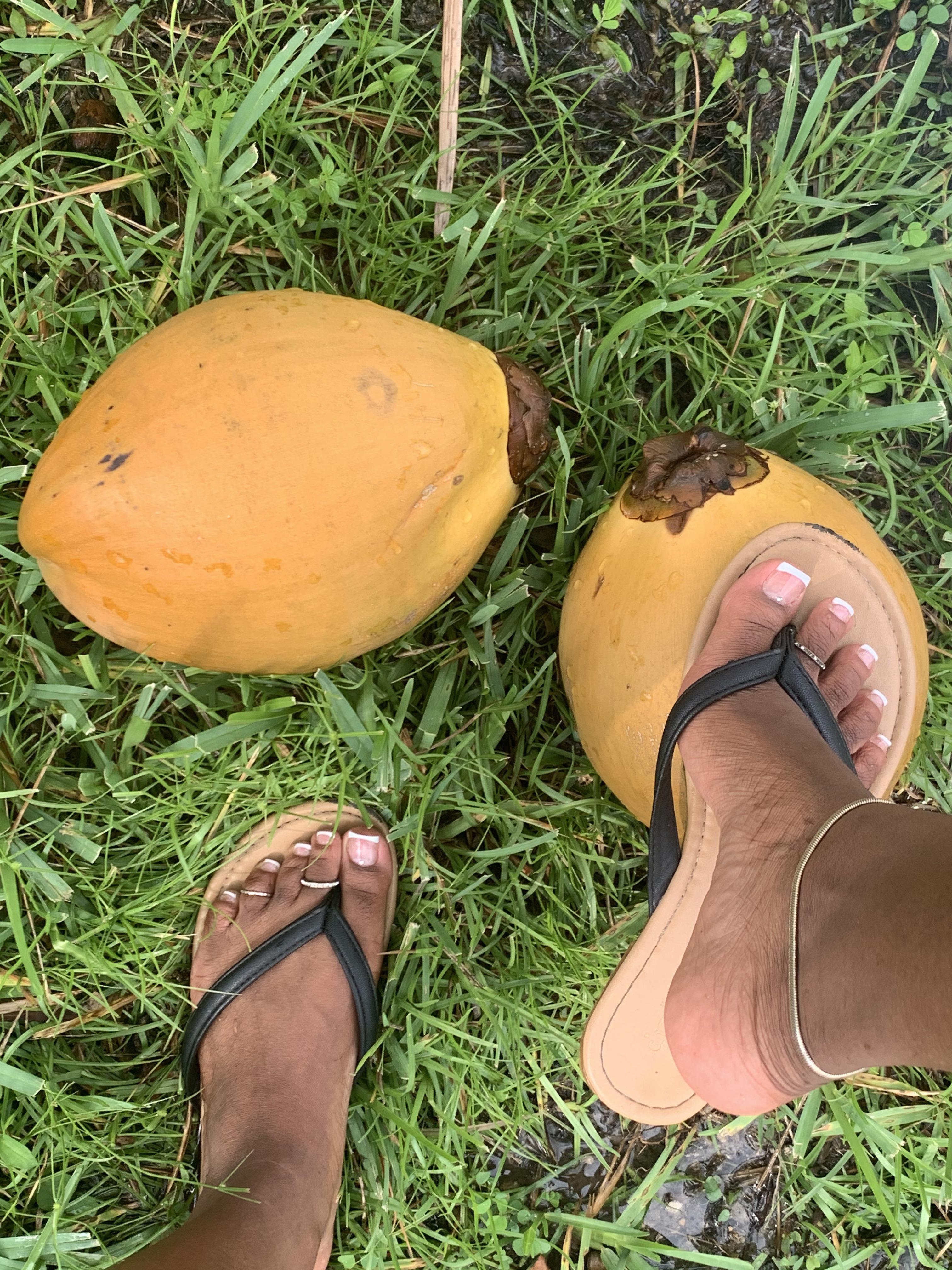 Beautiful Feet Of An Ebony Goddess Scrolller