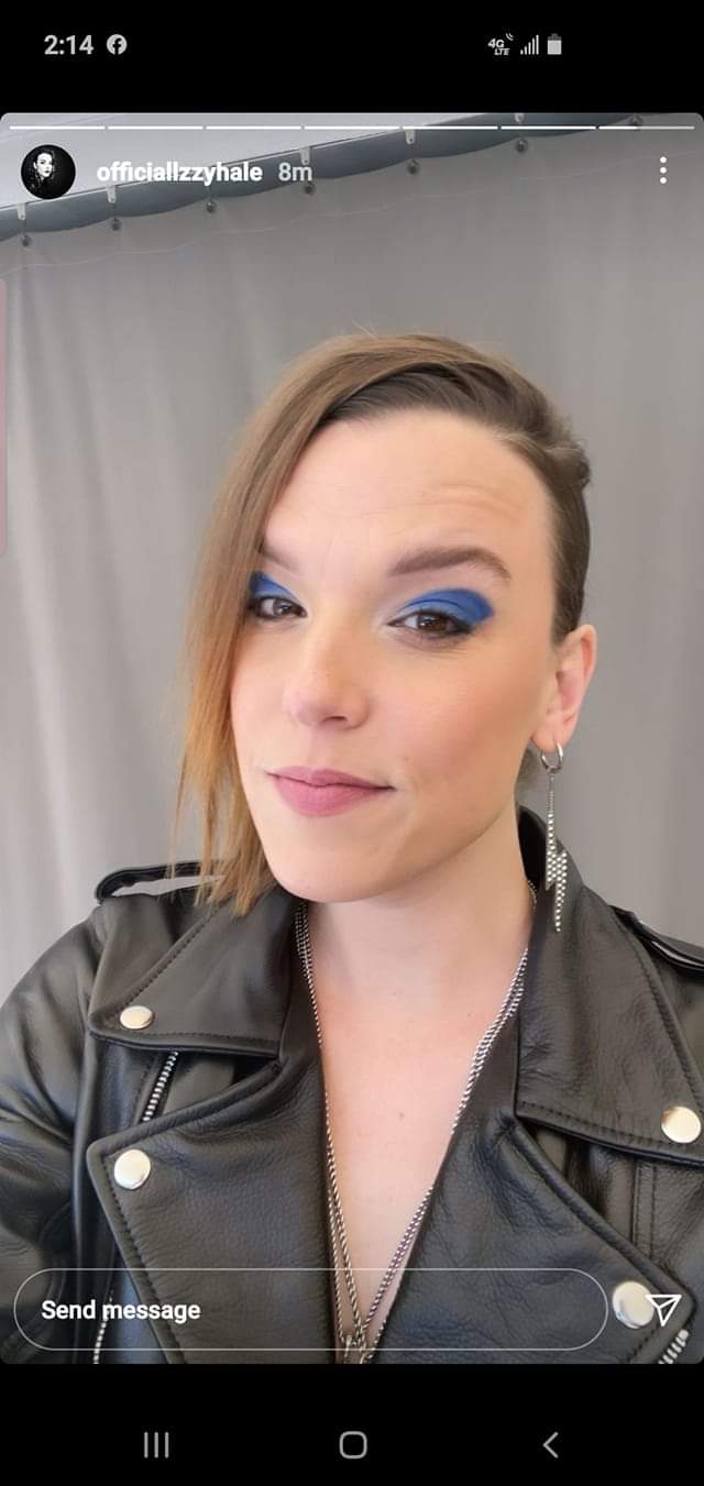 Beautiful Lzzy Scrolller
