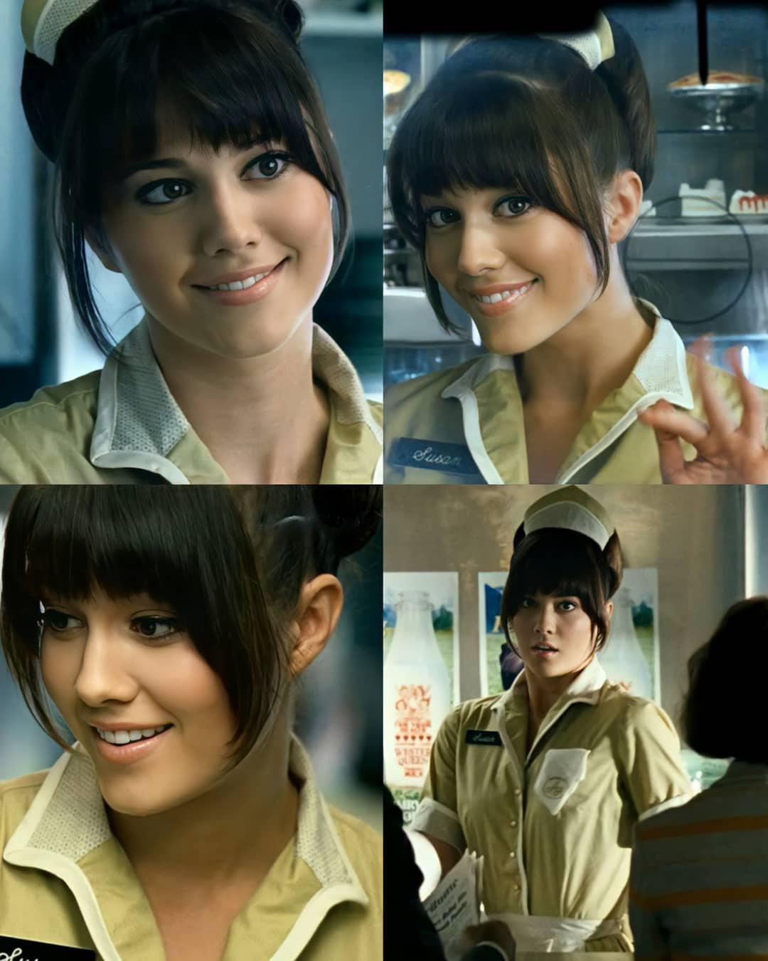 Beautiful Mary Scrolller
