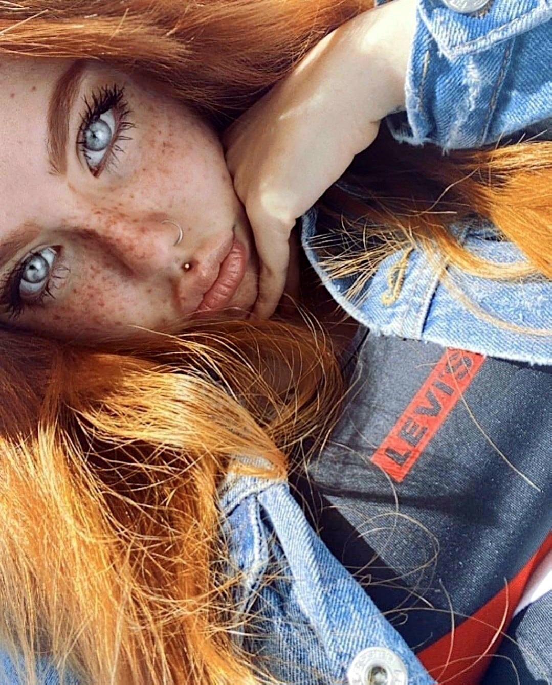 Beautiful Redhead | Scrolller