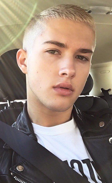 Beautiful Sean Ford | Scrolller