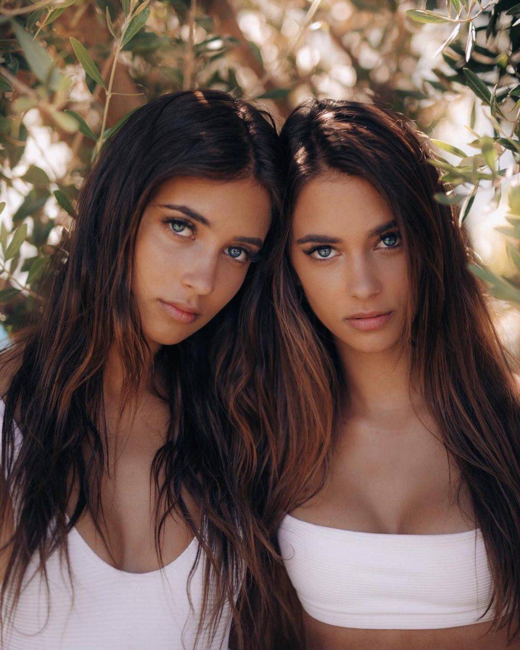 Beautiful twins | Scrolller