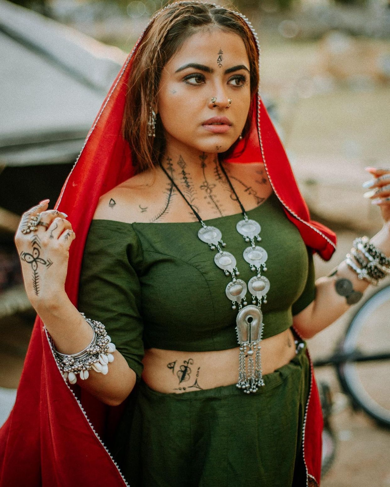 Begum Simi Chahal - Wow | Scrolller