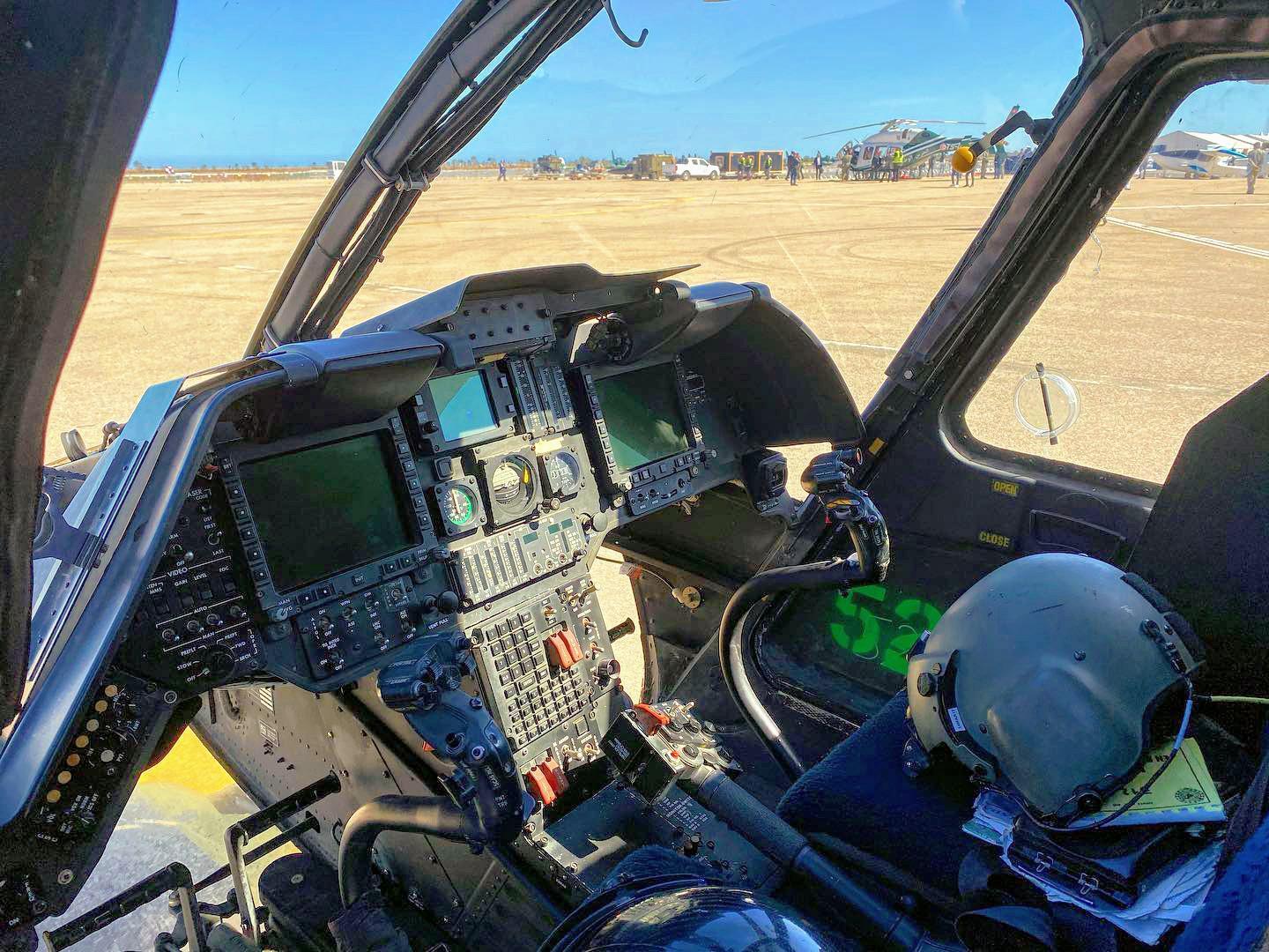 Bell OH-58D Kiowa cockpit | Scrolller