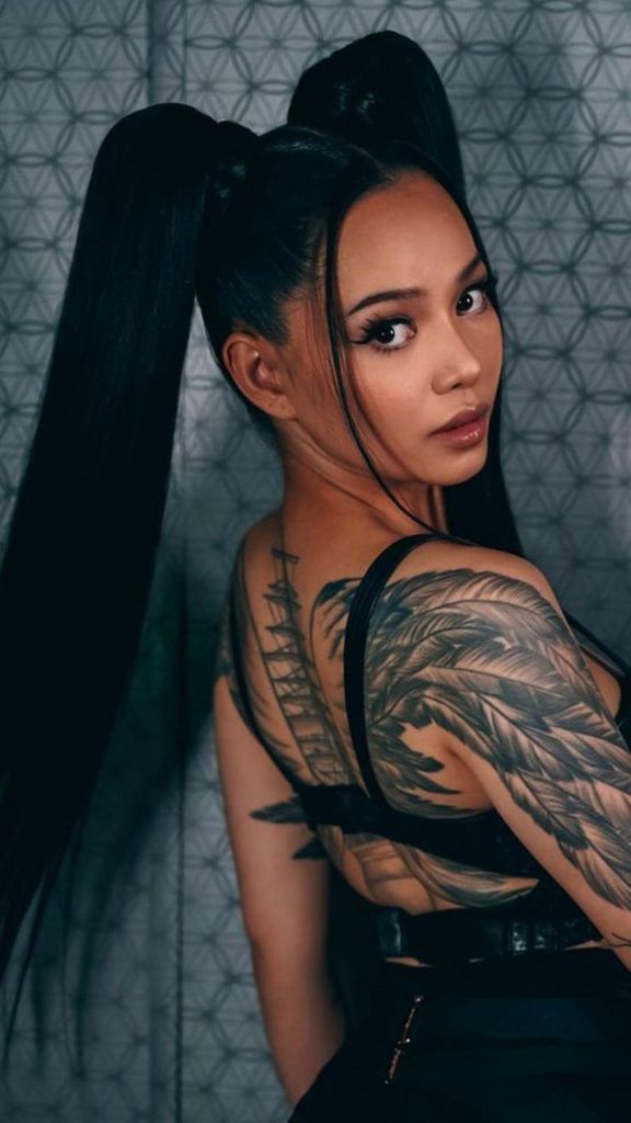 Bella Poarch hits different | Scrolller