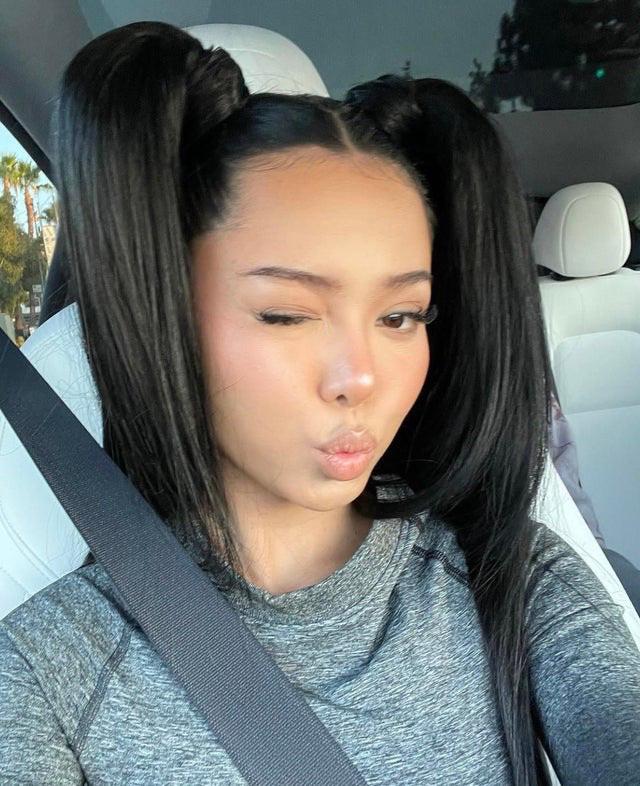 Bella porch def wants a messy facial | Scrolller