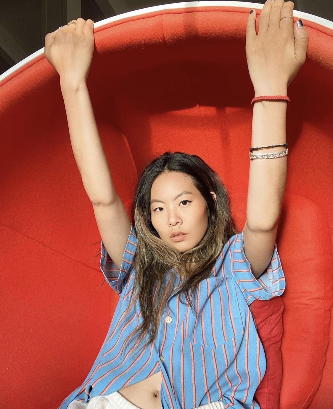 Belly Button | Scrolller