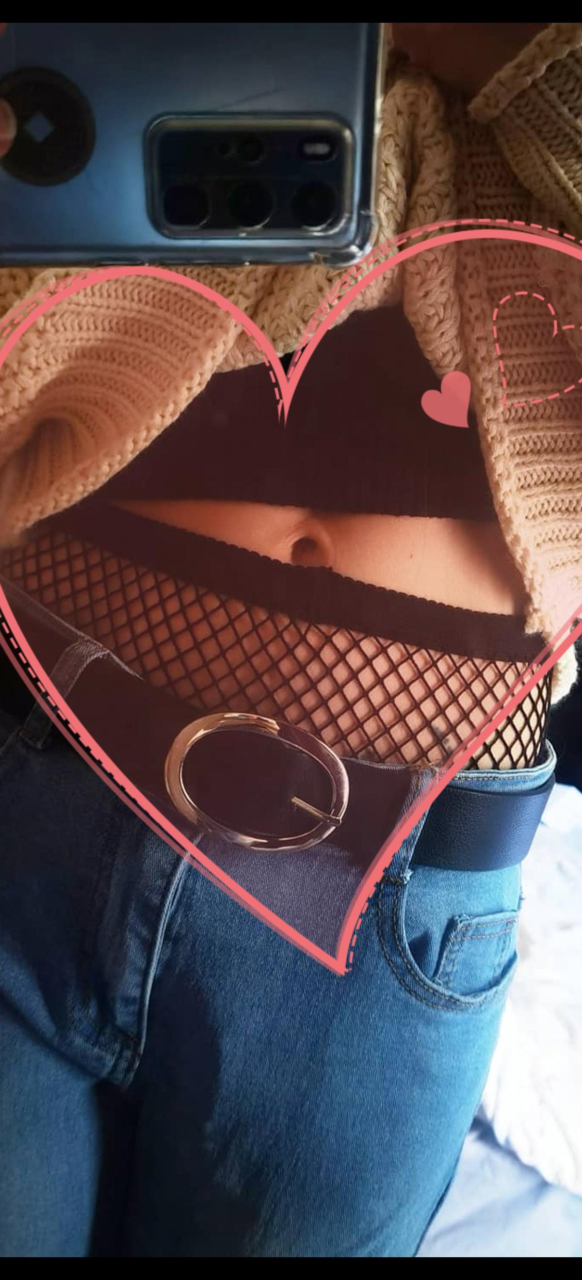 Belly button fetish?? | Scrolller