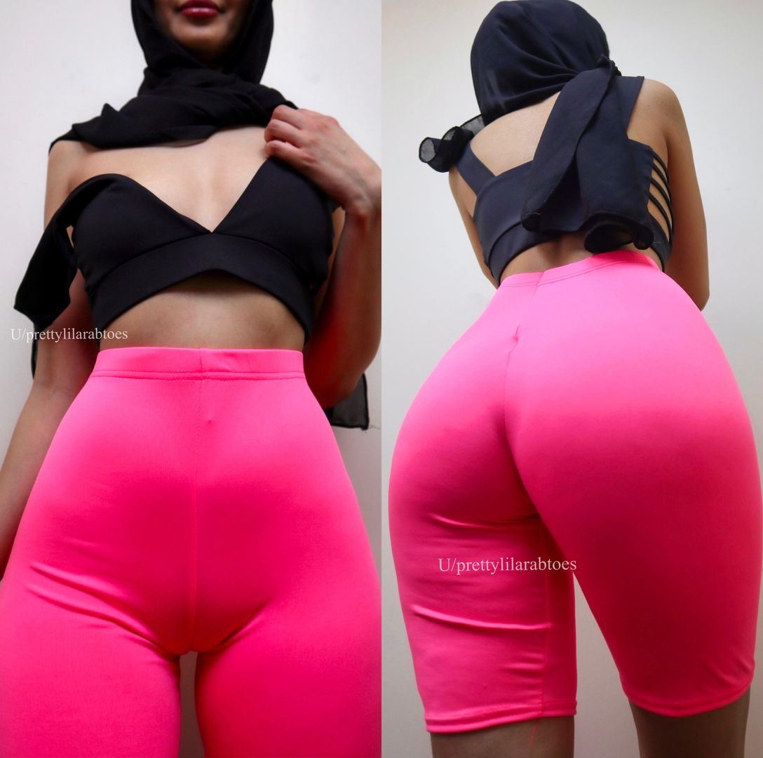 Bend me over or push me up against the wall?😏 | Scrolller