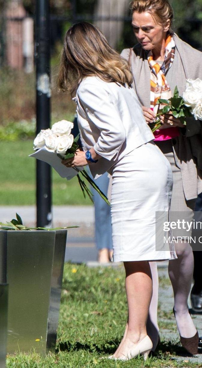 Bending forward | Scrolller