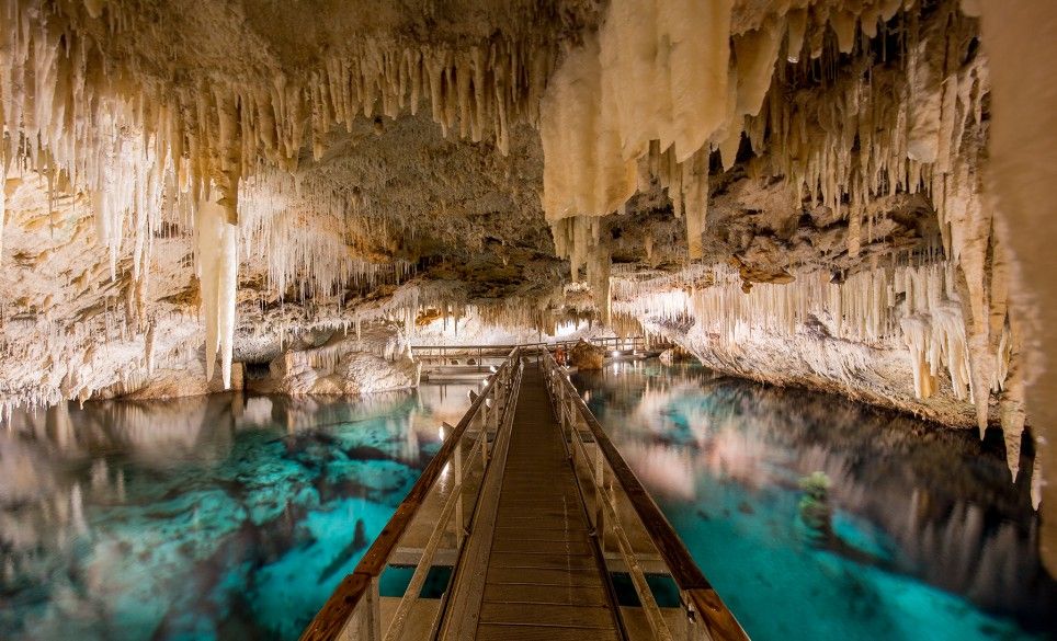 Bermuda, crystal caves. Şuranın güzelliğine bakın | Scrolller