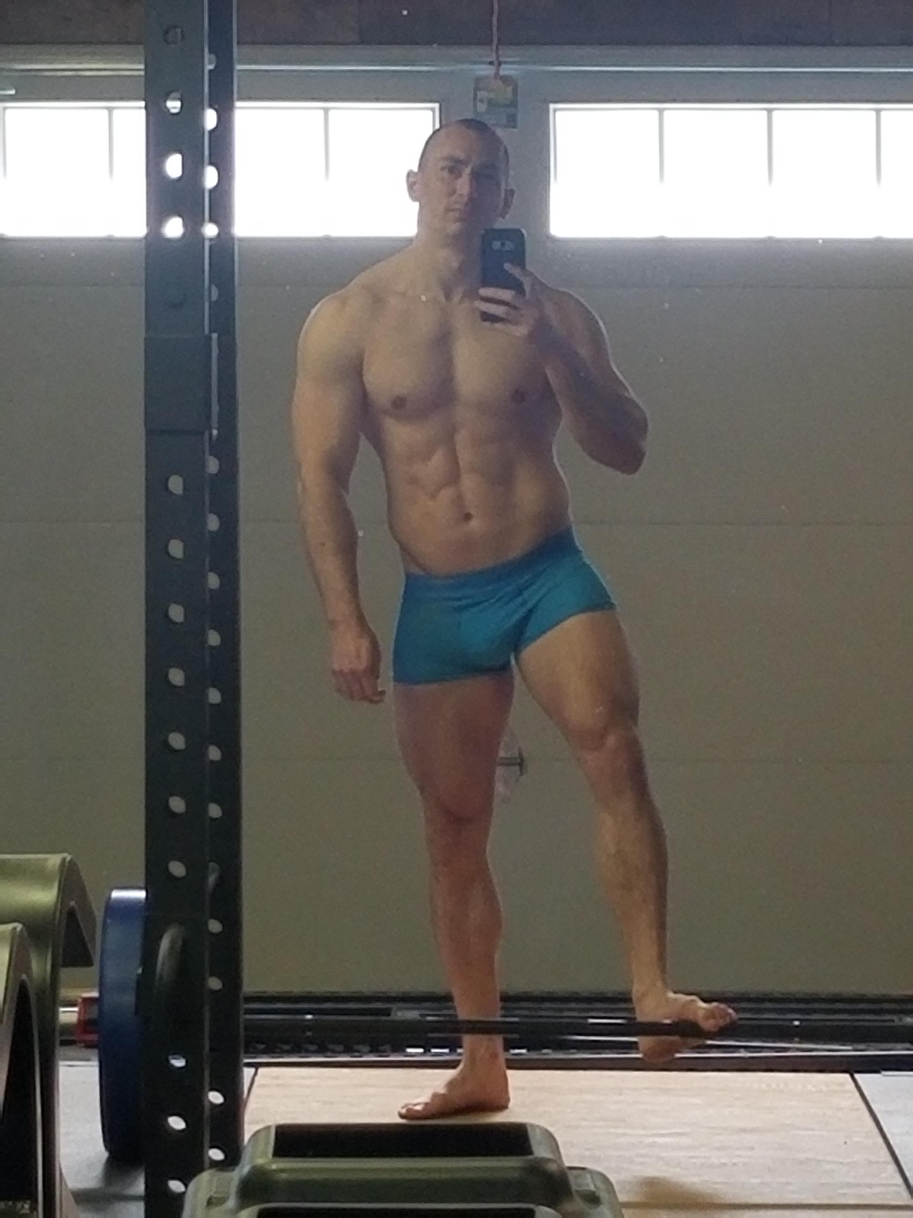 Between sets | Scrolller