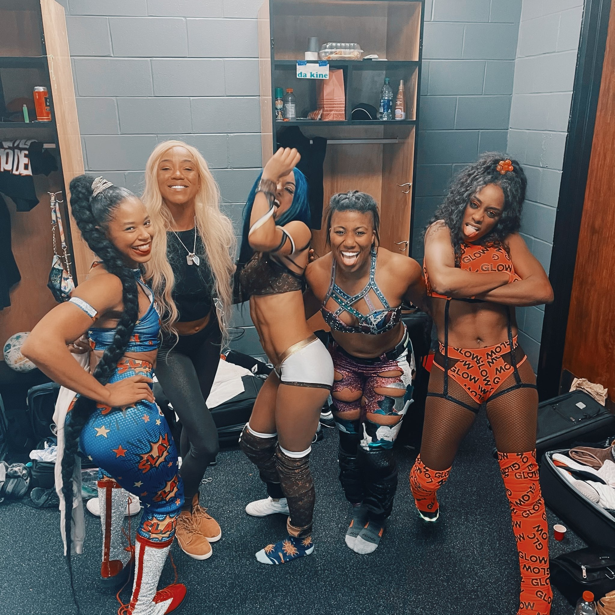 Bianca, Alicia, Sasha, Ember, Naomi | Scrolller