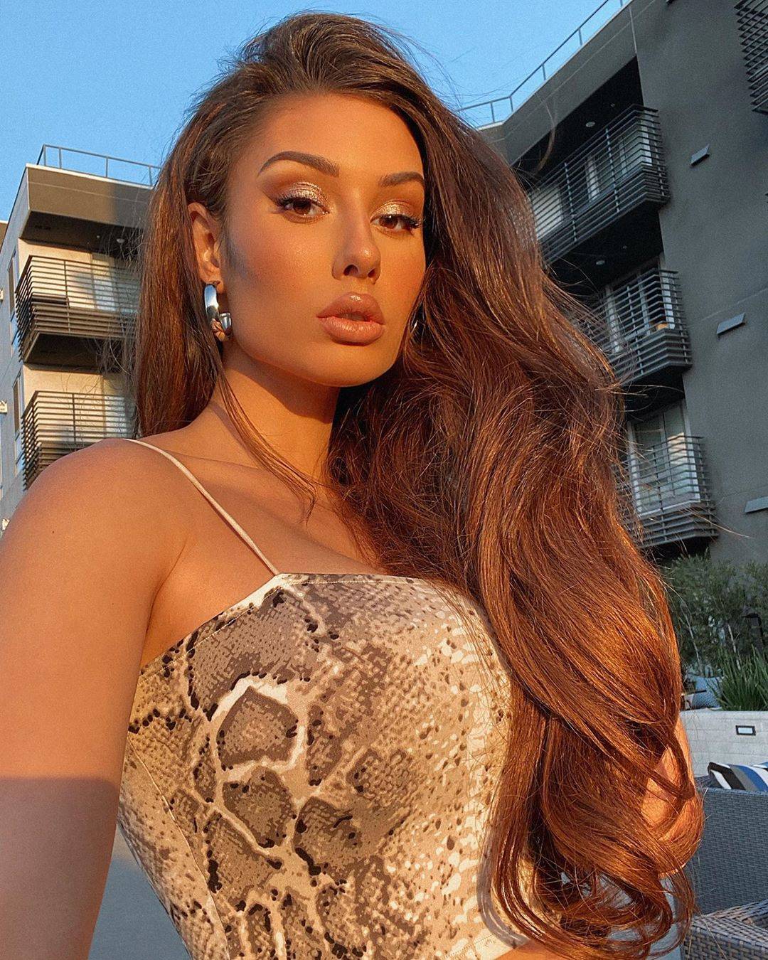 Bianca Kmiec | Scrolller