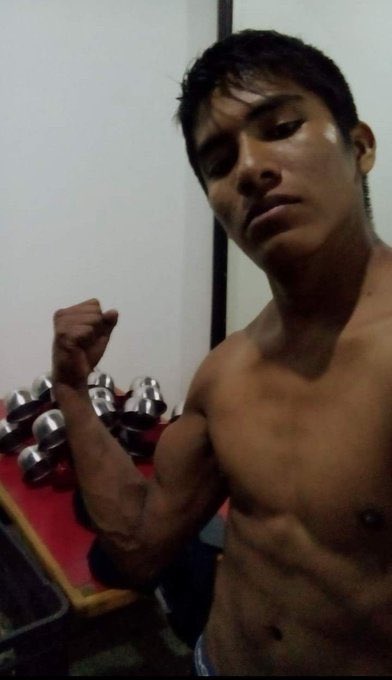 Bicep y chacal | Scrolller