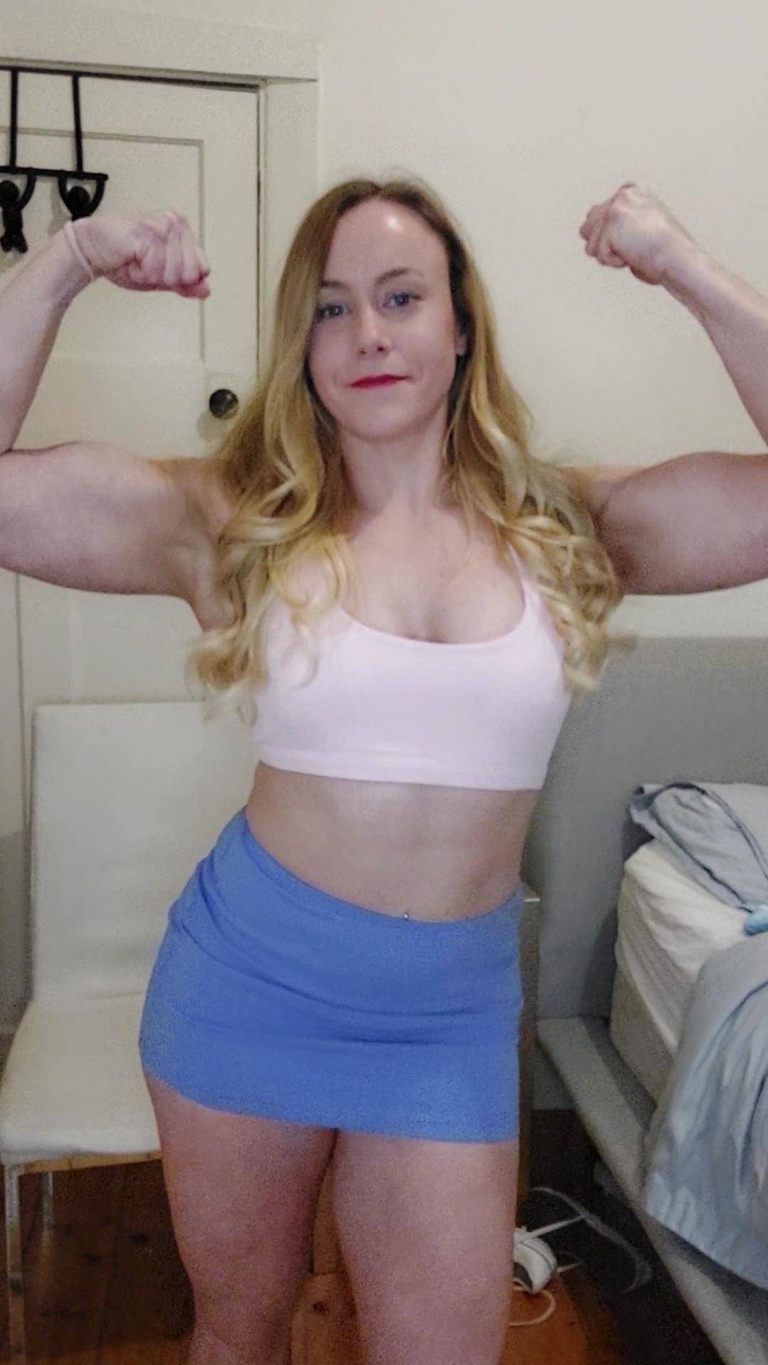 Biceps flex | Scrolller