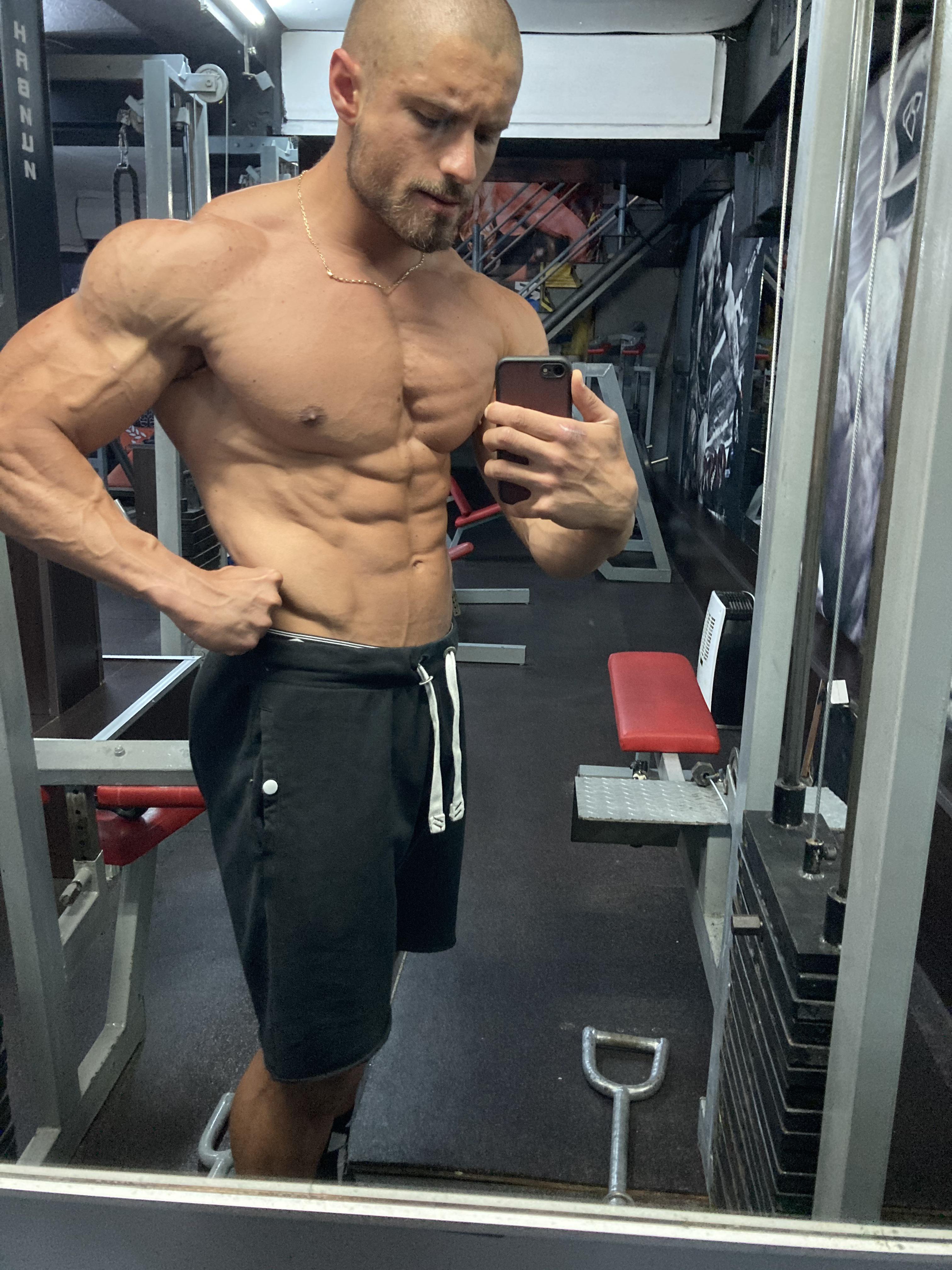 How is my 6-pack? | Scrolller