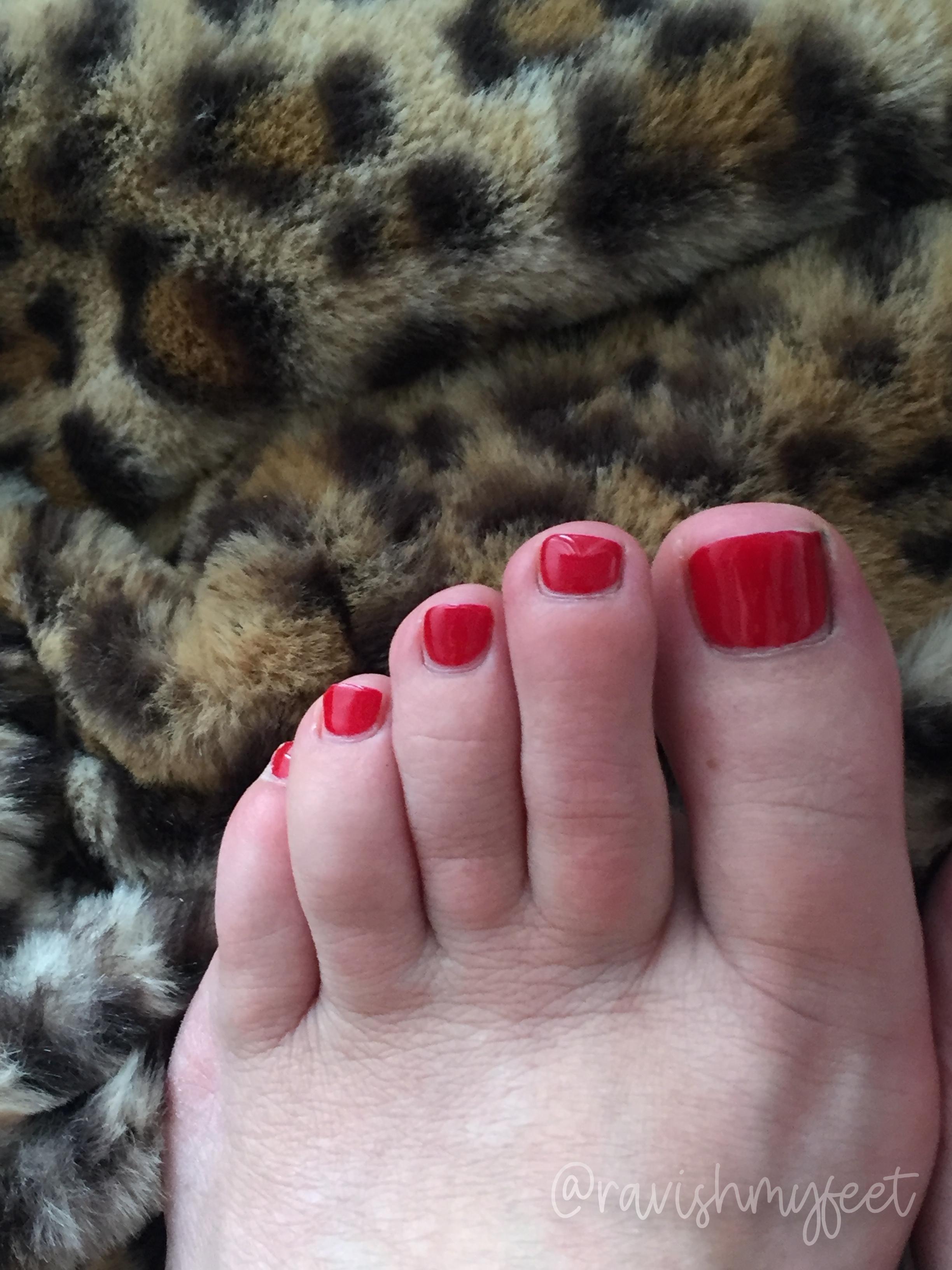 Big Apple Red Nails | Scrolller