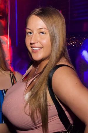 Big bust | Scrolller