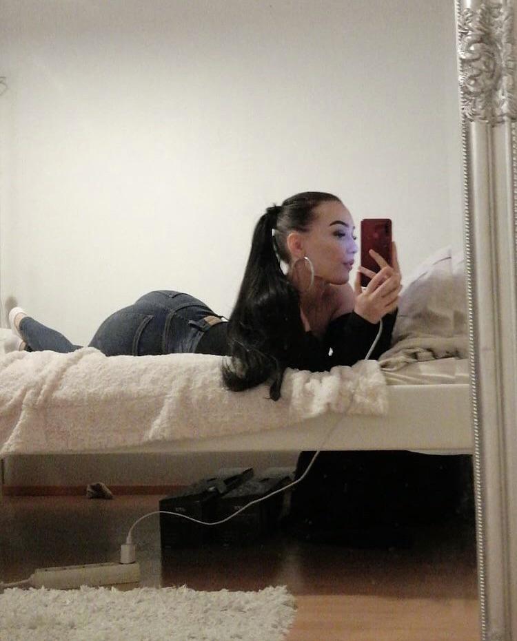 Never knew I had a thing for black. Bigger the hoop, bigger the ____? | Scrolller