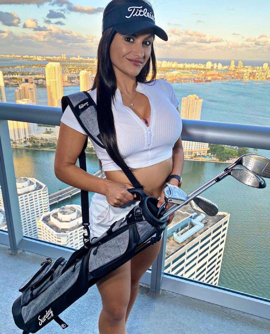 Bikini Babe (@miss_justine_tx) | Scrolller