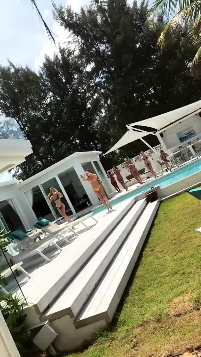 Bikini dance lessons 2 | Scrolller