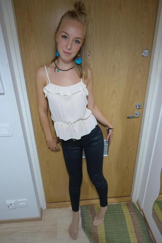 Bildertausch nur junge Frauen bitte | Scrolller