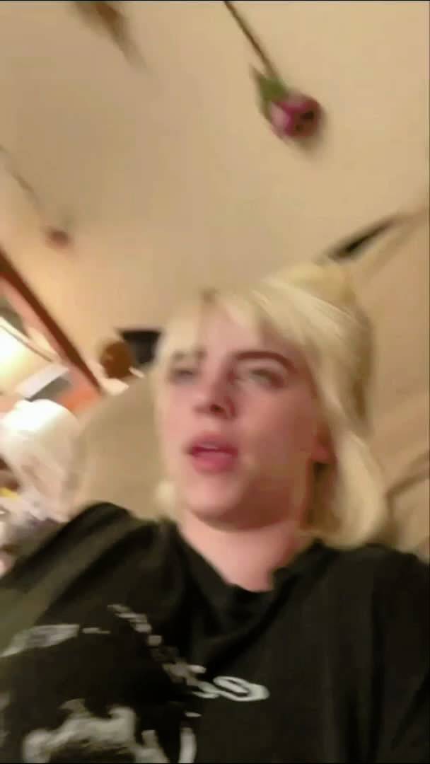 [Billie Eilish] That's a massive tit | Scrolller