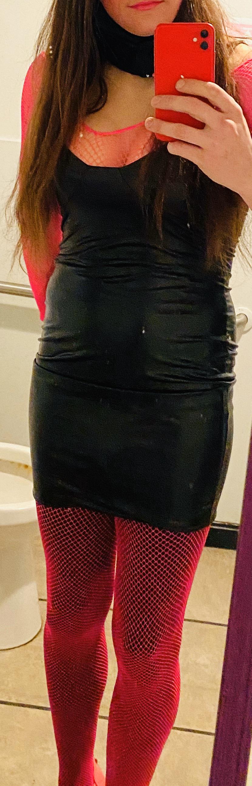 Bimboed up and waiting for big cock like a good slut | Scrolller