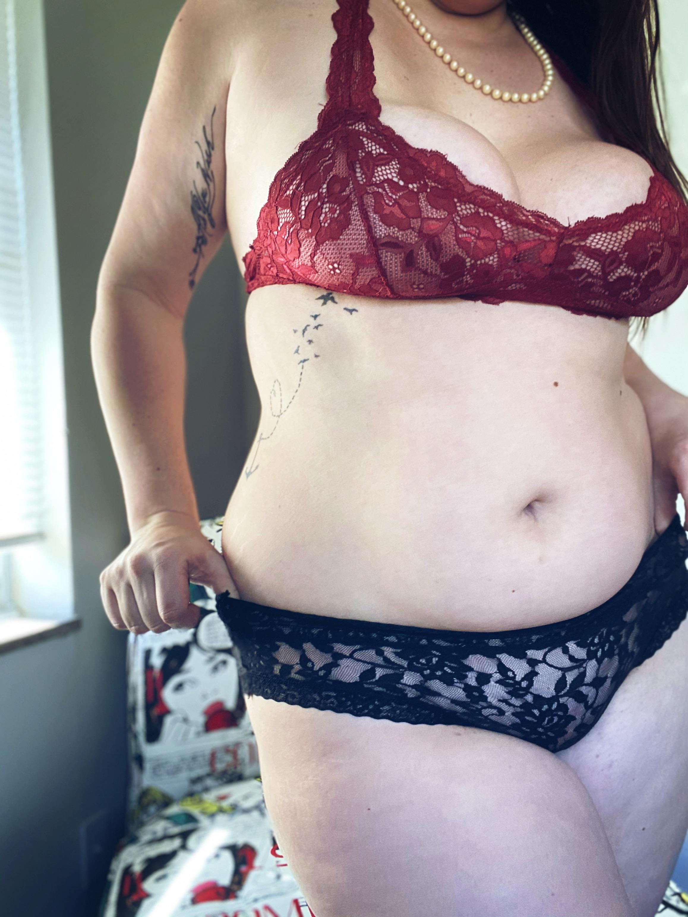 Black and red lace | Scrolller