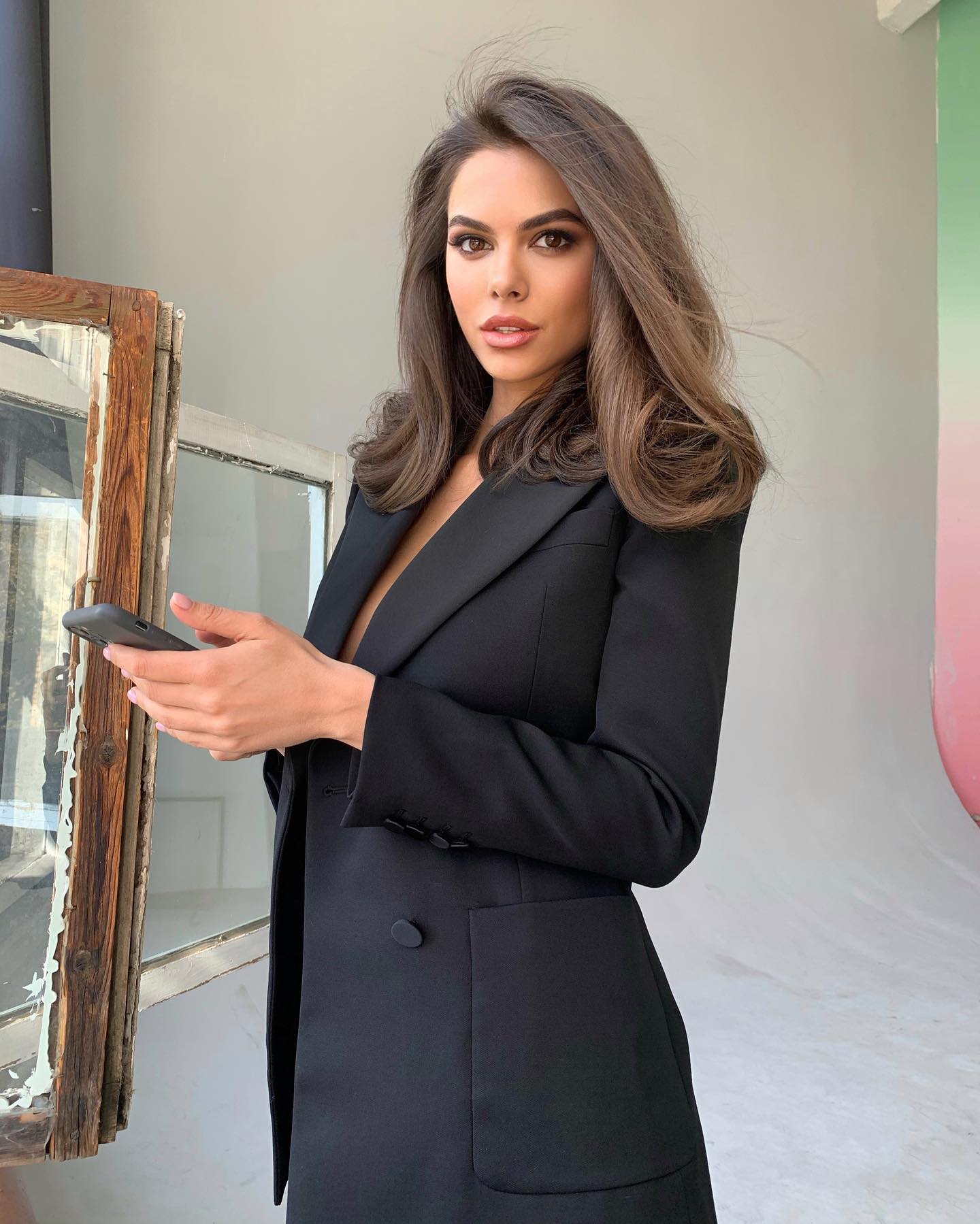 Black jacket | Scrolller