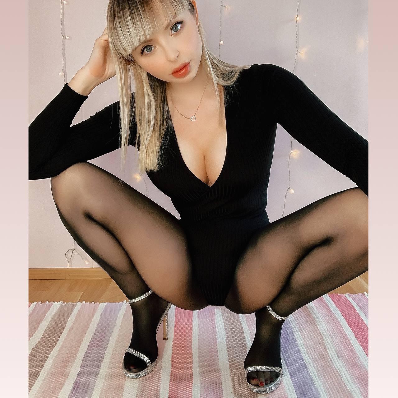 Black Nylon & Shiny Heels 💜 | Scrolller