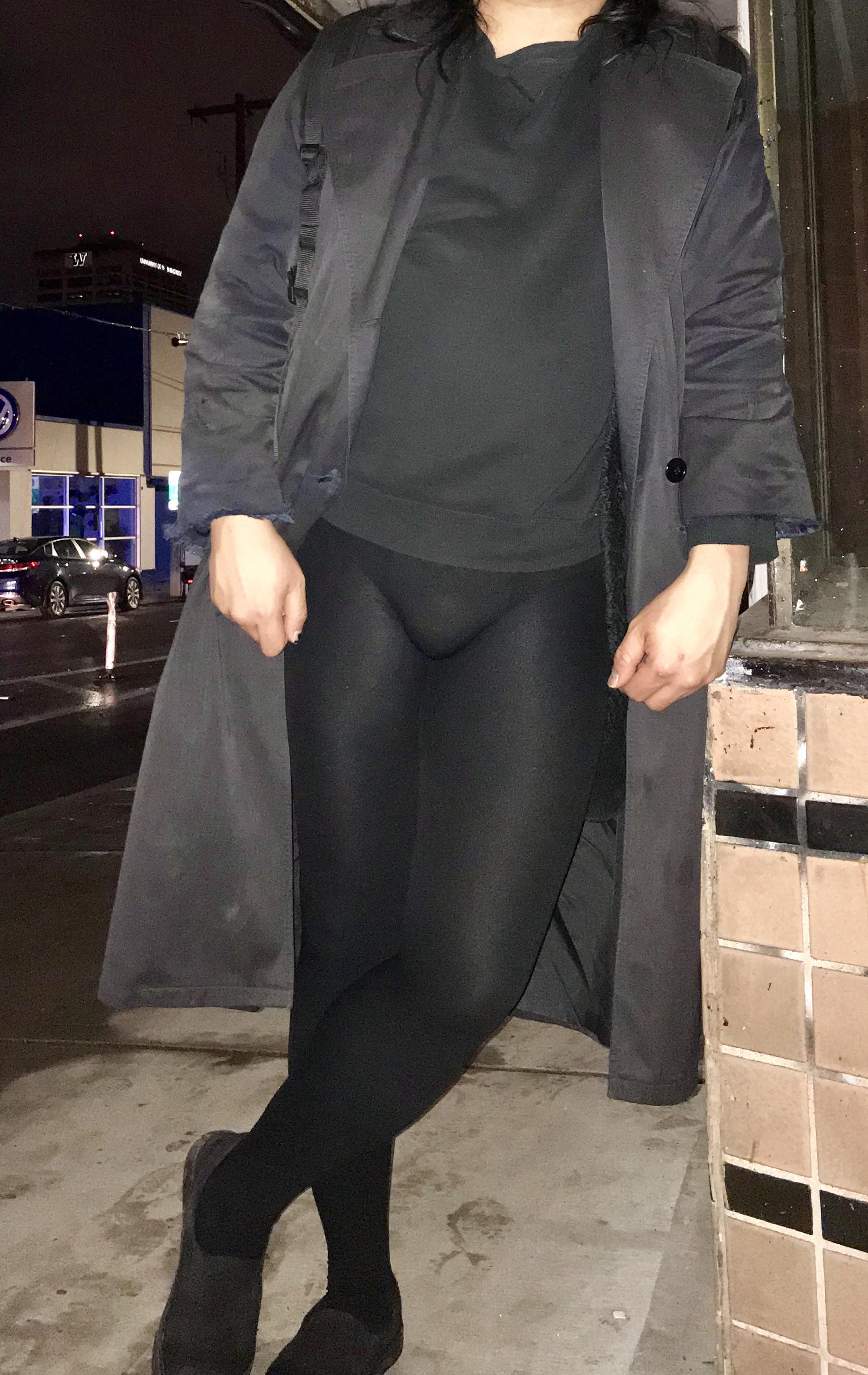 Black tights In public while wait for the bus | Scrolller