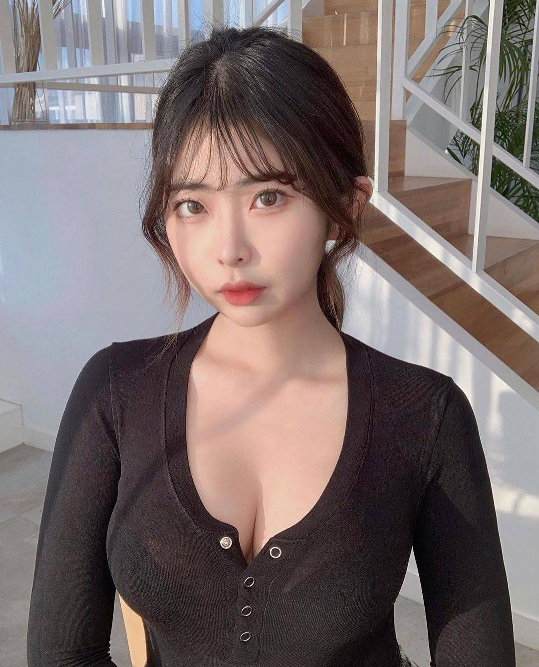 Black top | Scrolller