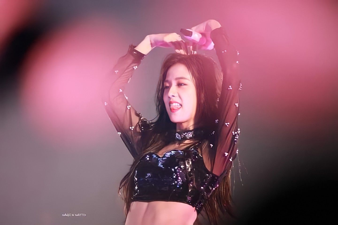BLACKPINK - JISOO | Scrolller