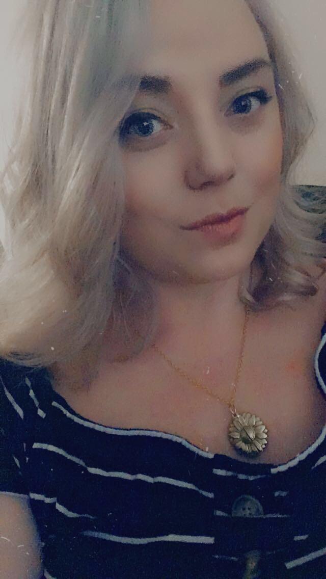 Bleached my hair today, does it flatter me? | Scrolller