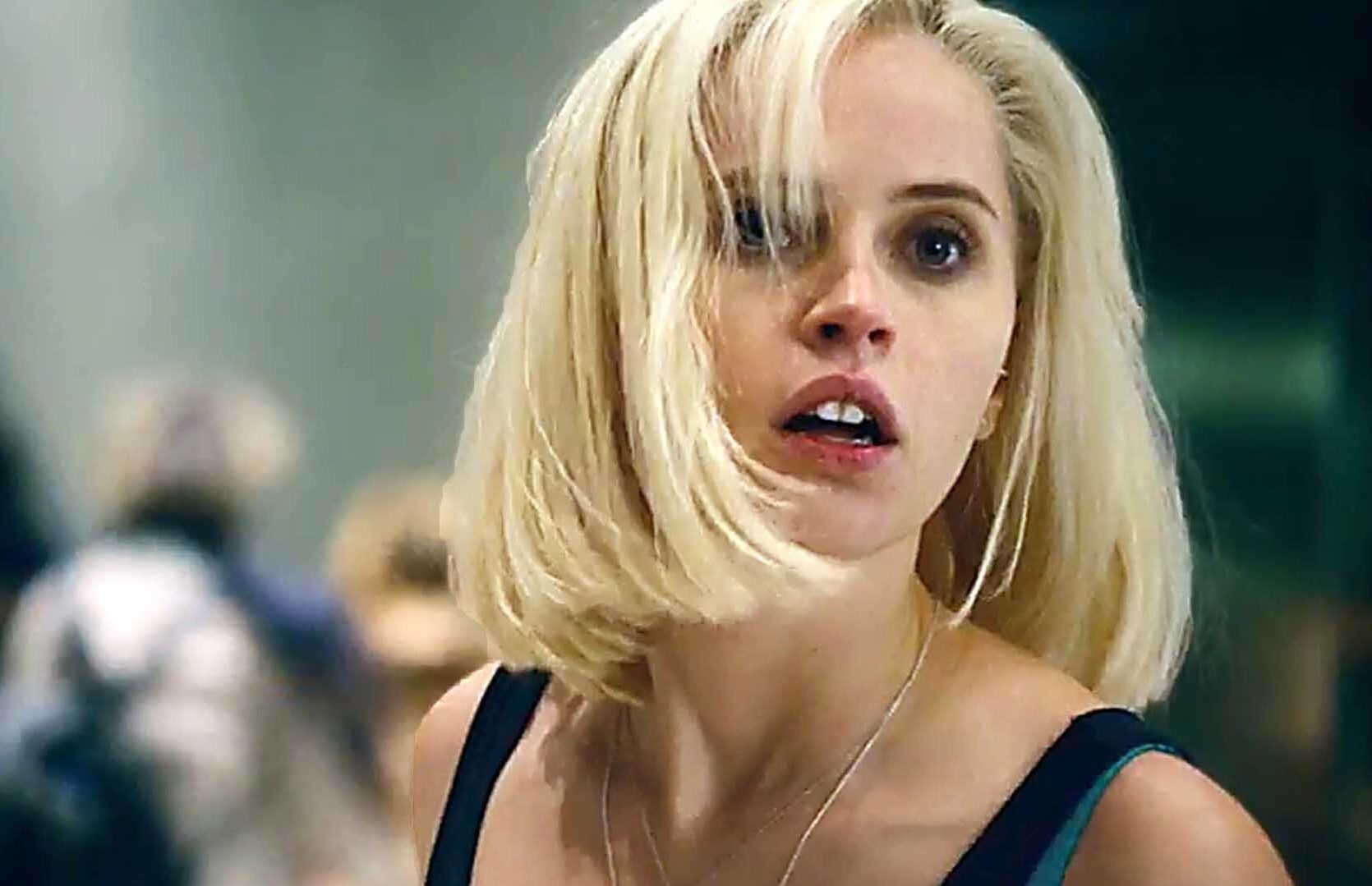 Blonde (and look at those teeth!) | Scrolller