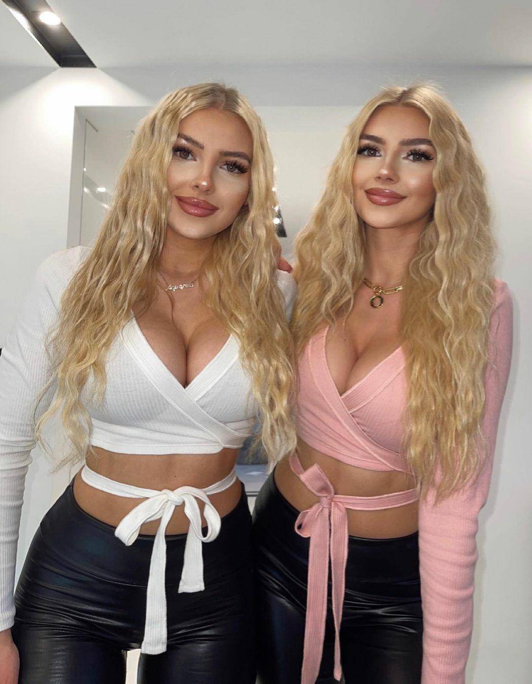 Blonde barbies | Scrolller