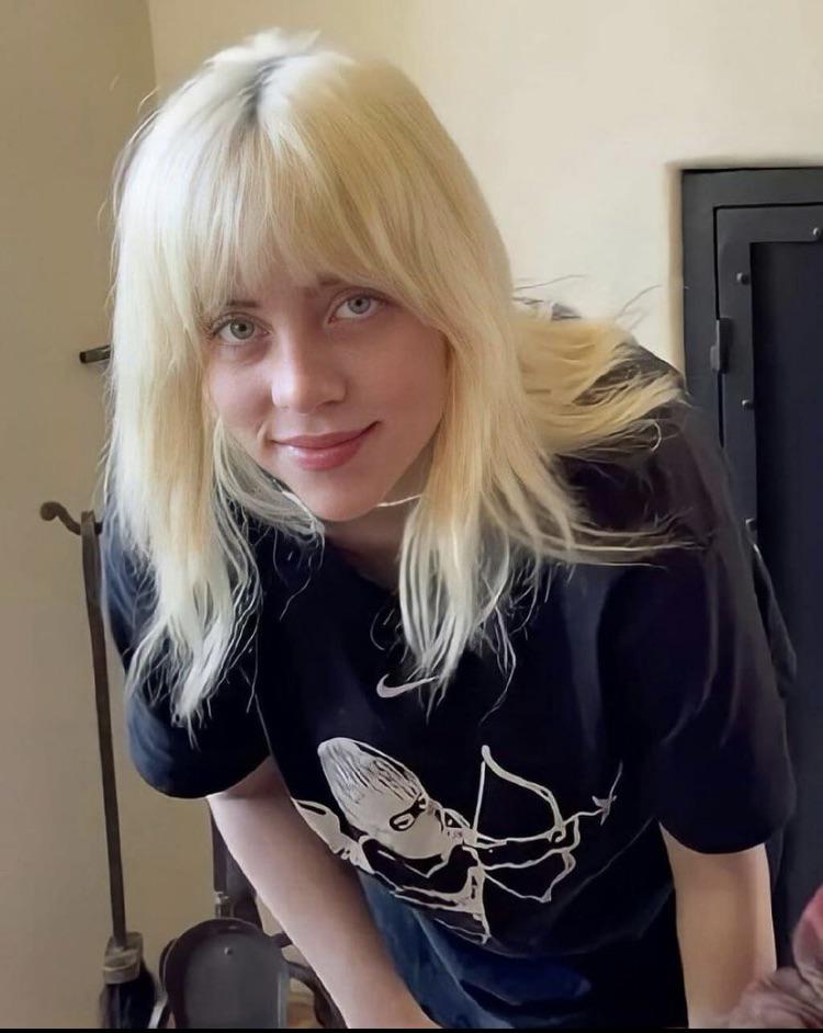 Blonde Billie Stare | Scrolller