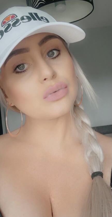 Blonde Chav | Scrolller