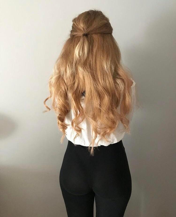 Blonde curly hair, nothing more | Scrolller