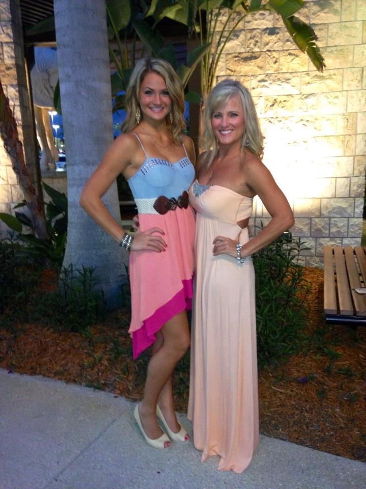 Blonde Mom And Daughter Scrolller