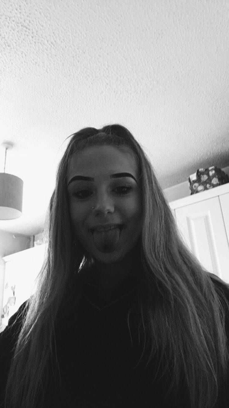 Blonde Teen Amy | Scrolller