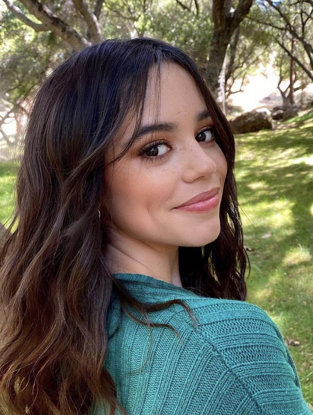 Blowing a load all over Jenna Ortega’s pretty face would be a dream come true | Scrolller
